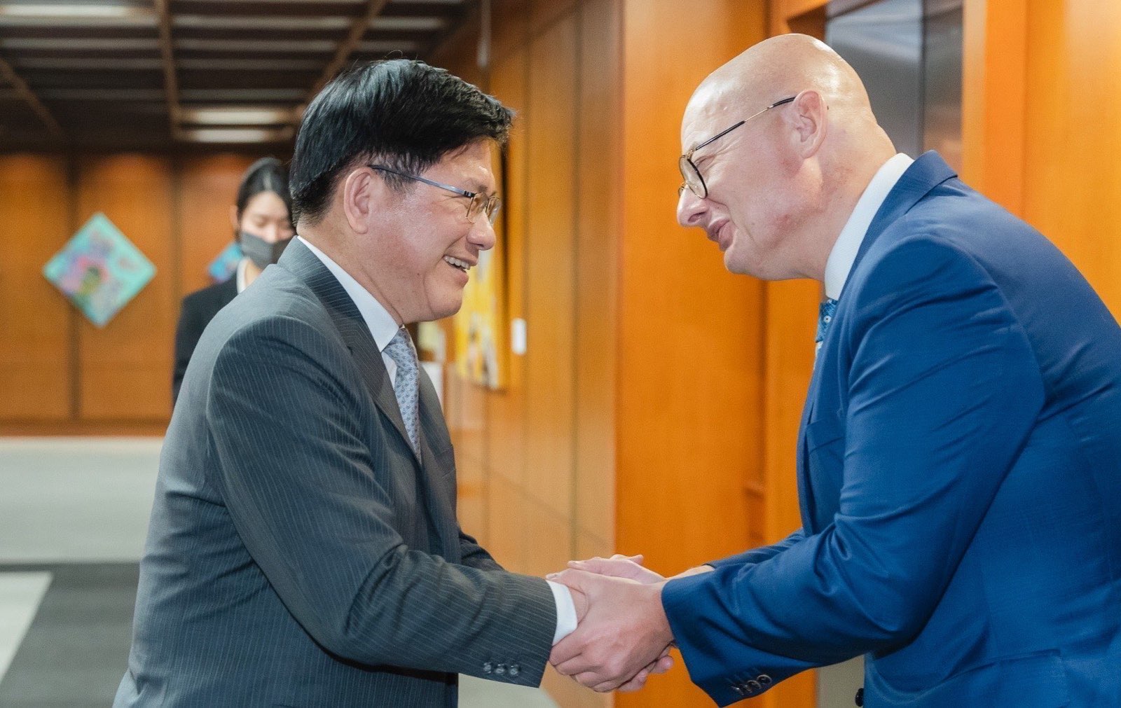 Foreign Minister Lin hosts welcome luncheon for Polish parliamentary ...